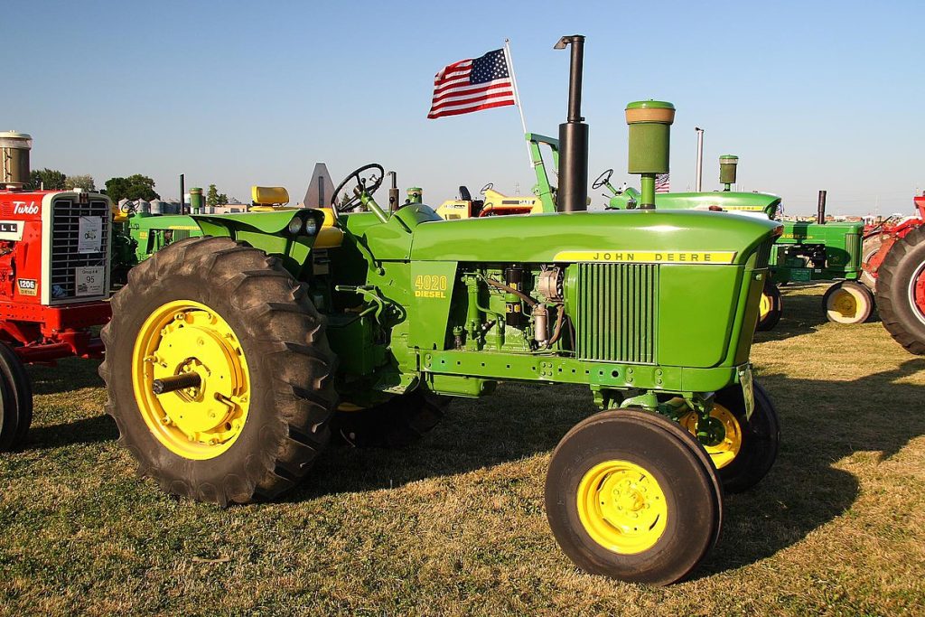 The Timeless John Deere 4020 Is a Tractor That Outlived Its Era ...
