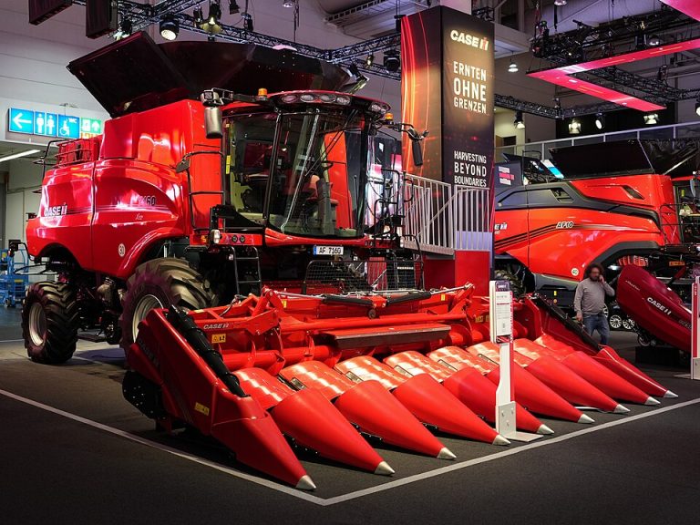 Case IH Adds Bigger Tech to Its Mid-Range Combines - Tractor Tuesday Blog